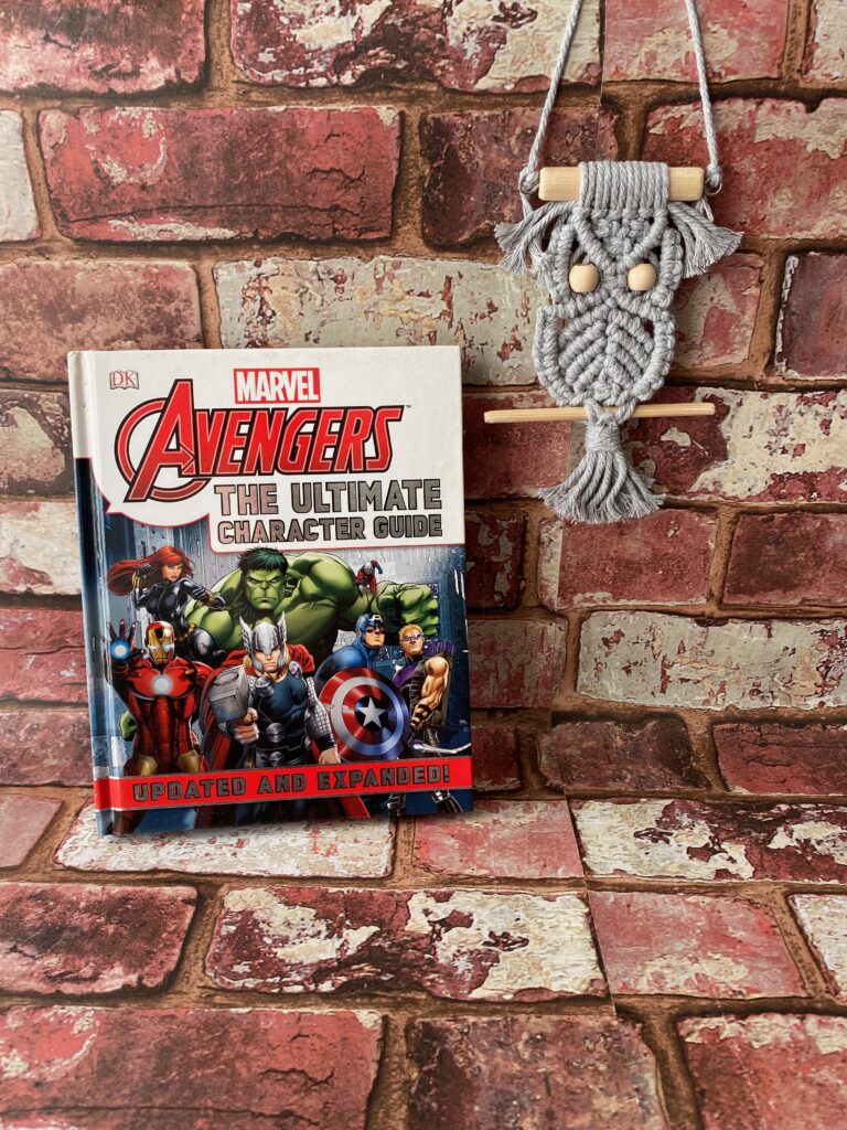 Avengers: Ultimate Character Guide – Marvel - Owl Gull Attic